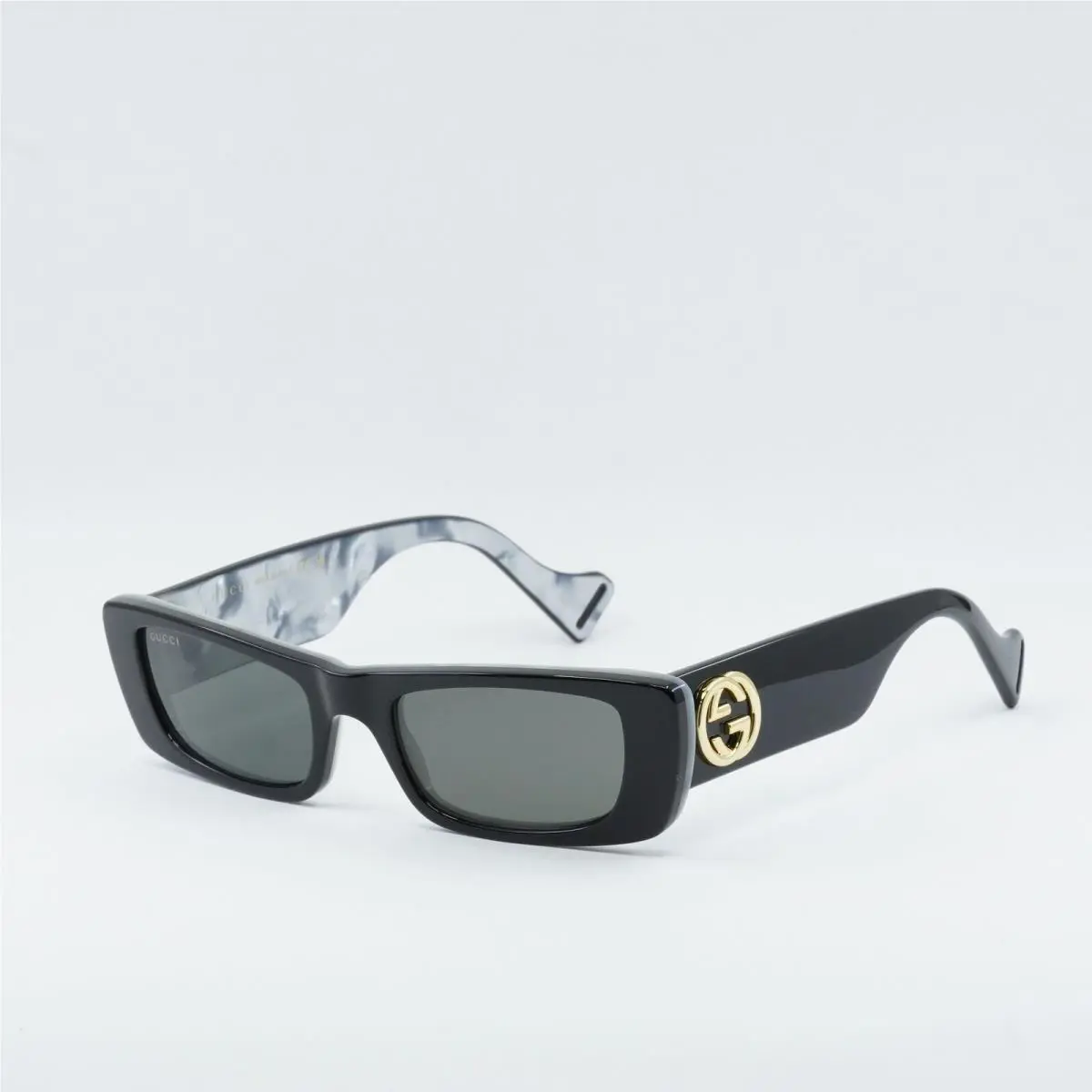GG0516S 001 Black/grey 52-20-145 Sunglasses by Gucci | Fash Direct